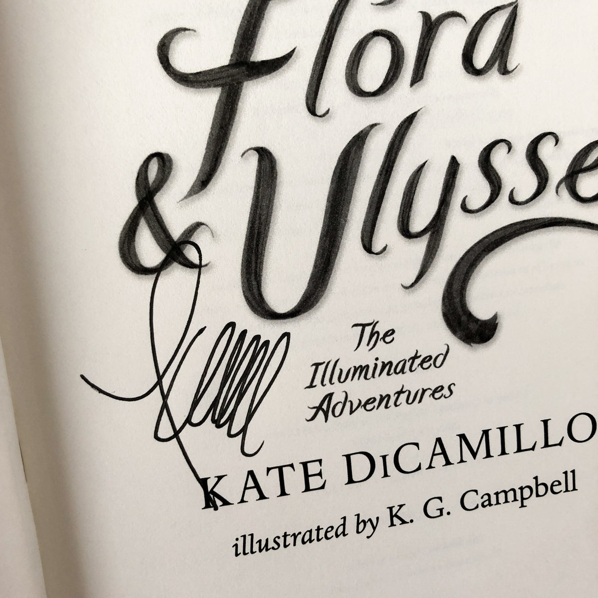 Flora & Ulysses: The Illuminated Adventures by Kate DiCamillo S...