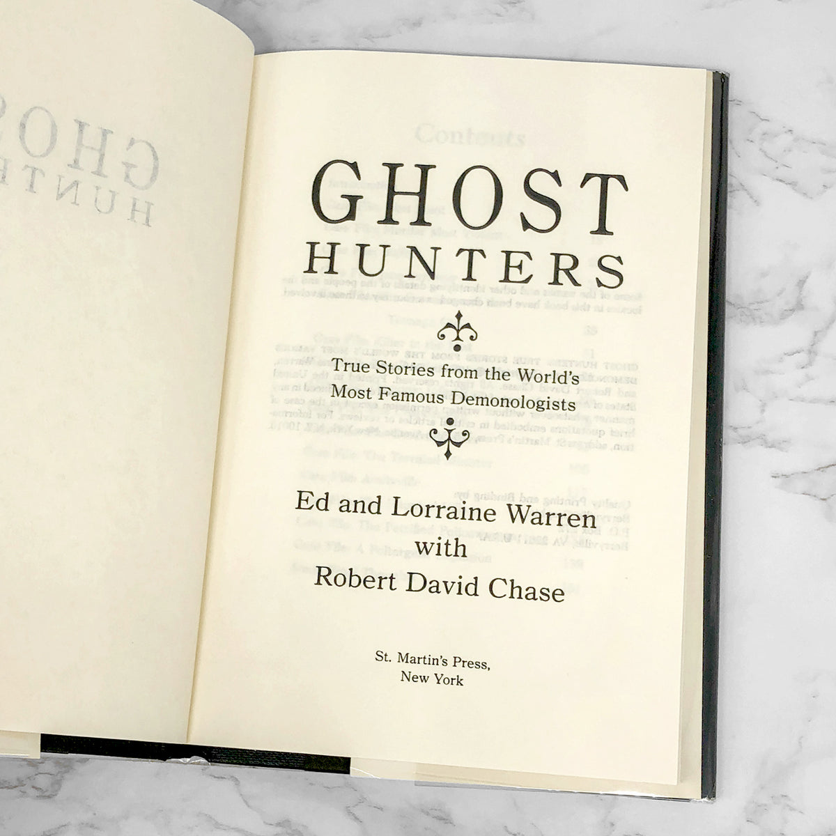 Ghost Hunters by Ed and Lorraine Warren [FIRST BOOK CLUB EDITION] 1989